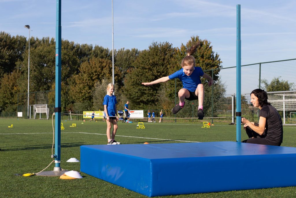 Lekker springen - hoogspringen en verspringen - Atletiek Abcoude